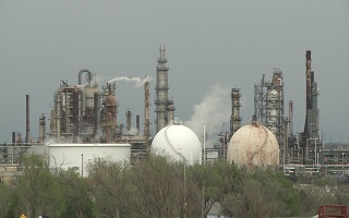 HollyFrontier reports Huge Jump in Earnings from One Year Ago ...