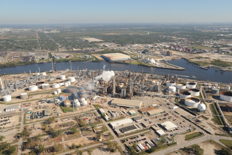 Flooded River forces shutdown of Holly Frontier refinery in Tulsa ...