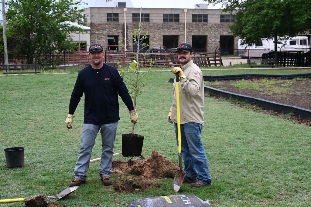 OGE observes Earth Day with planting of hundreds of trees - Oklahoma ...