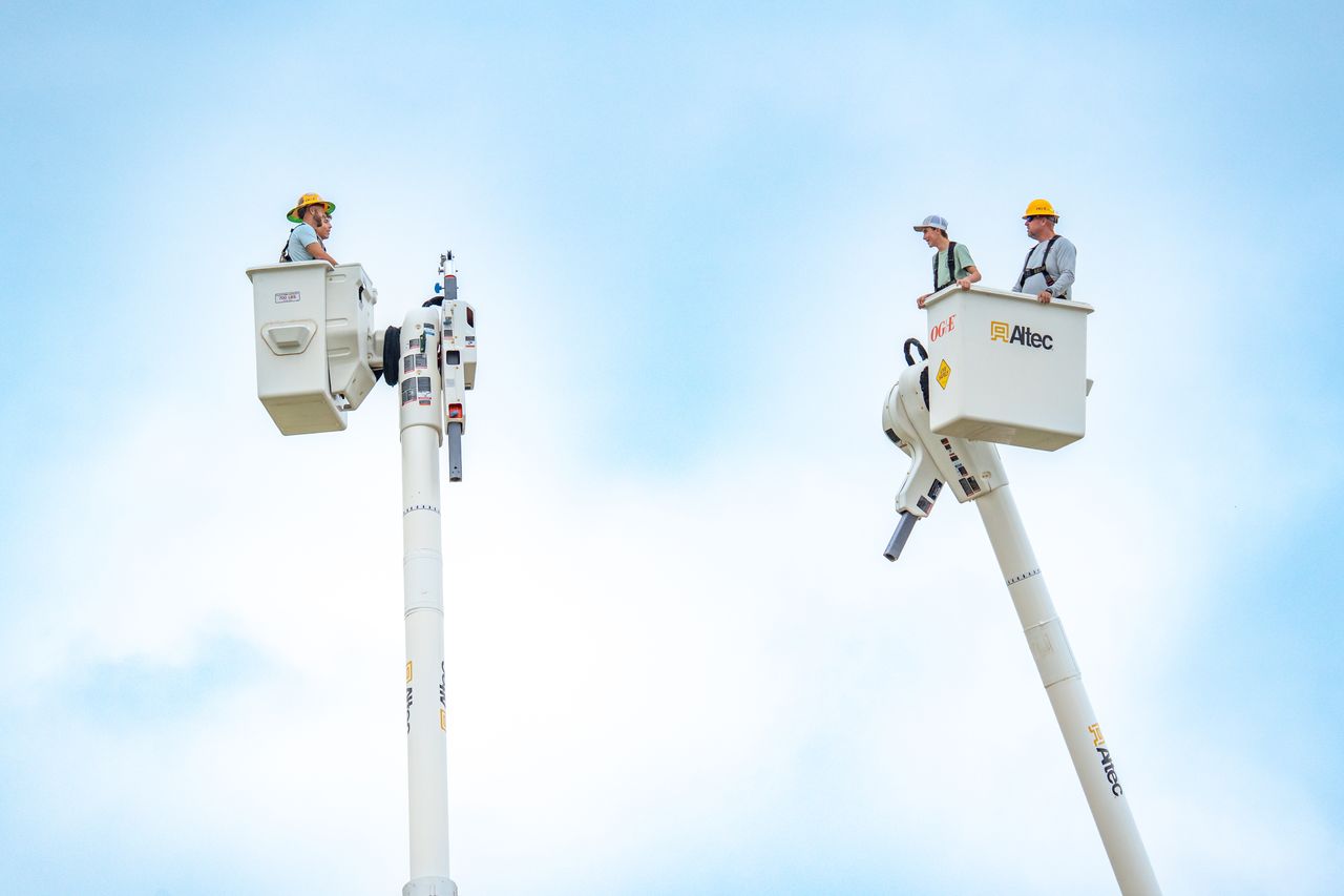 OGE Line Crews Deliver When It Counts - Oklahoma Energy Today